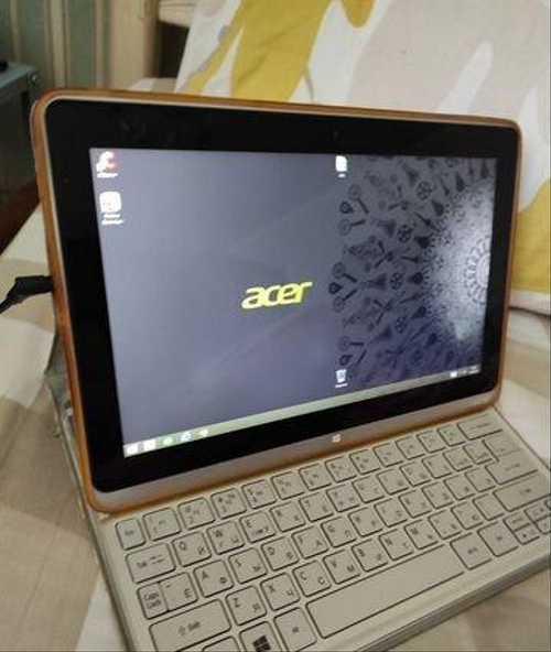 Ноутбук планшет Acer W700