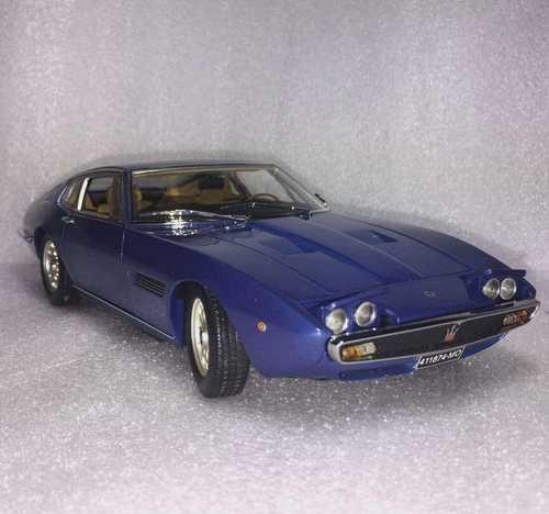 Maserati Ghibli 1969 Minichamps 1:18