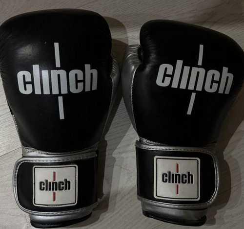 Боксерские перчатки clinch черные