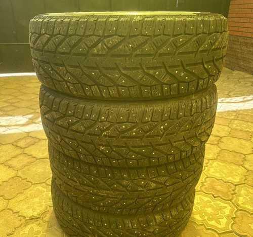 Kormoran SUV Stud 235/60 R18 107