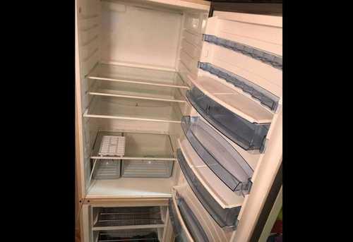 Двухкамерный холодильник"Vest frost"