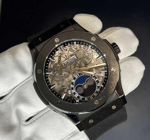 Часы Hublot Classic Fusion Aerofusion Moonphase