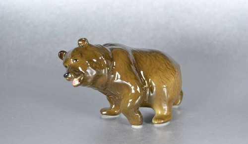 Бурый медведь фарфоровая статуэтка