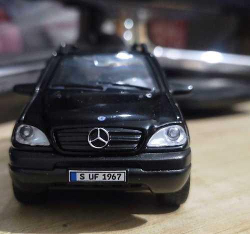 Mercedes-benz ml 1:43