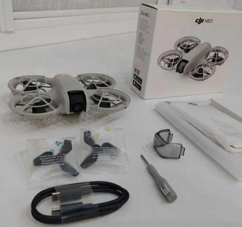 Дрон DJI neo