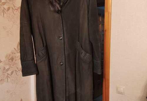 Кожаное женское пальто с капюшоном