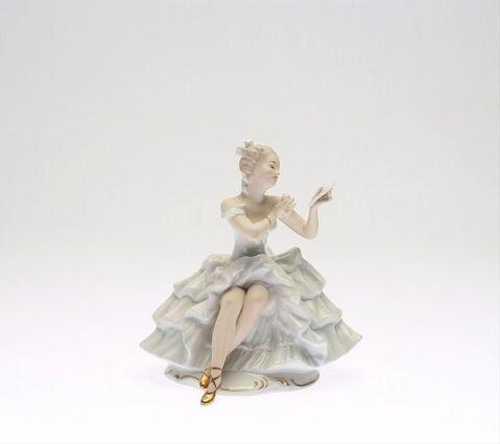 Фарфоровая фигура Балерина с зеркалом. Wallendorf