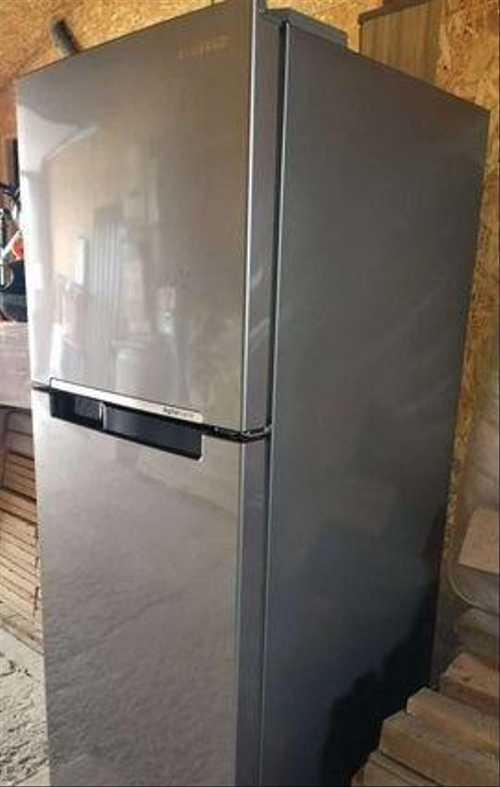 Продам Холодильник бу Samsung rt22har4dsa/WT