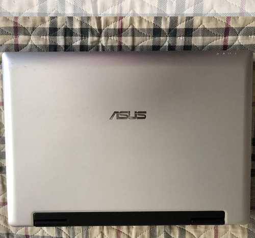 Ноутбук Asus A8S в рабочем состоянии