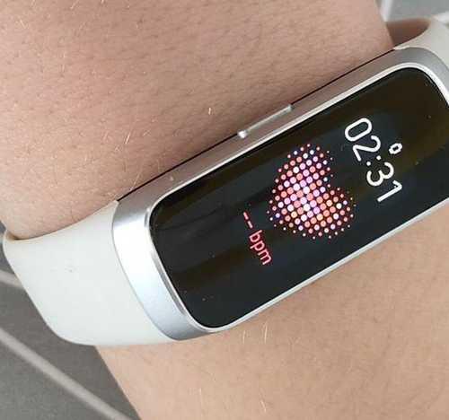 Смарт часы samsung galaxy fit SM-R370