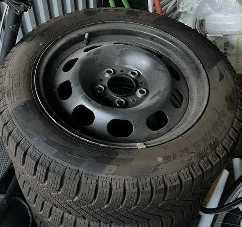 Pirelli Ice Zero FR 205/55 R16