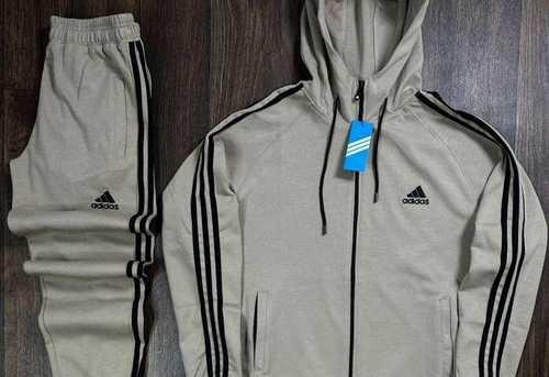 Спортивный костюм adidas