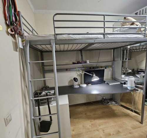 Кровати-чердак IKEA svarta 2шт