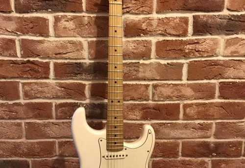 Гитара Fender Player Stratocaster MN Polar White