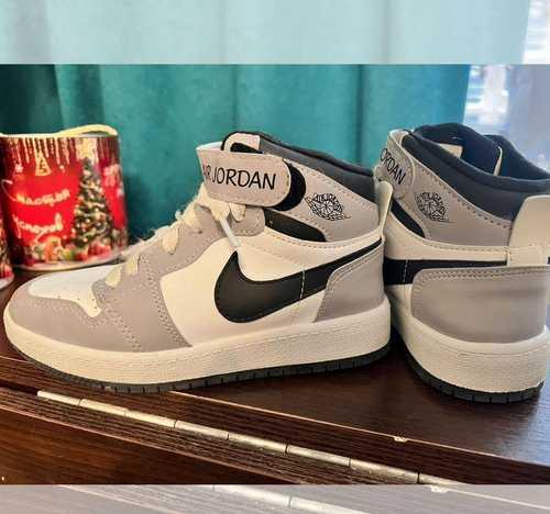 Кроссовки nike air jordan детские новые