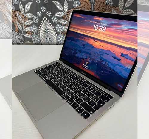 Apple macbook pro 13 2019