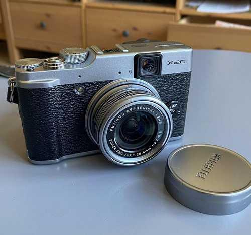 Фотоаппарат Fujifilm X20 Silver