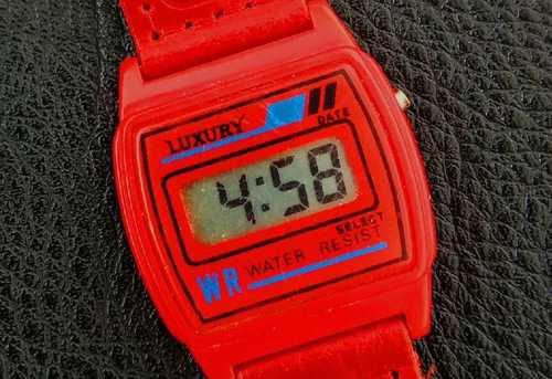 Часы электронные Luxury 1990-е