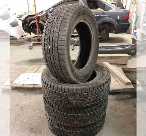 Dunlop SP Winter Ice 01 235/65 R17 108T