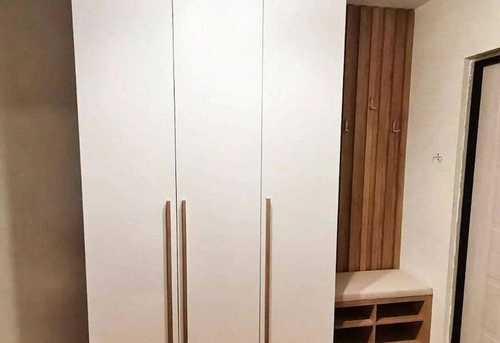 Шкаф с встроенной гладильной доской