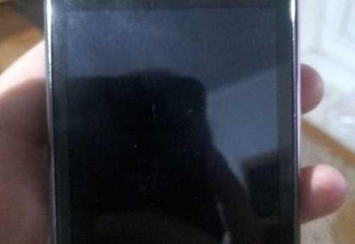 Телефон BlackBerry 9520
