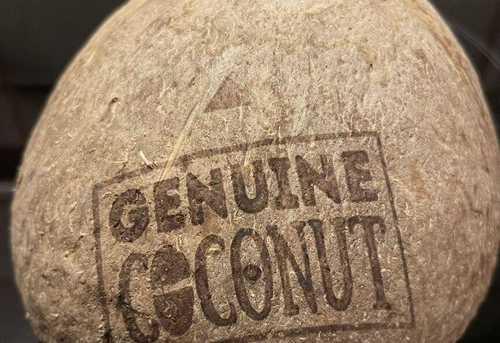Скорлупа кокоса половинка