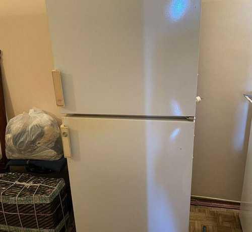 Холодильник двухкамерный Бирюса б/у