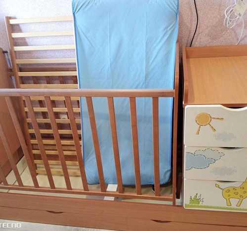 Детская кровать с маятником и ящиком