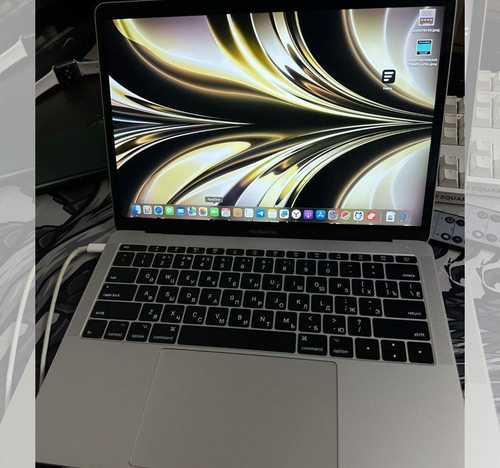 Apple macbook pro 2018 Идеальное состояние