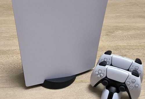 PlayStation 5 с дисководом. 2 геймпада. Подписка