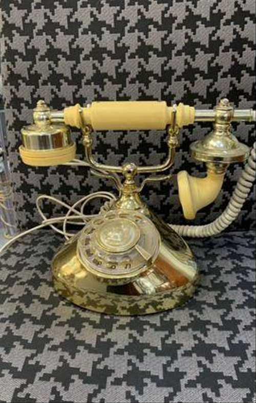 Ретро телефон периода СССР