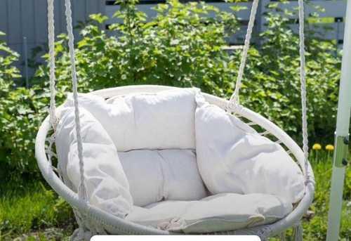 Садовые качели подвесные плетеные с подушкой