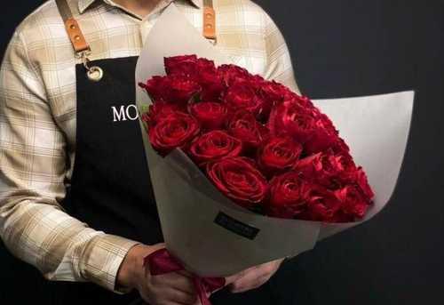 Букет из 31 красной розы Madam Red 50см