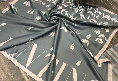 Шелковый платок Valentino серый новый