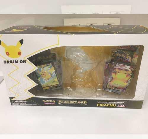 Pokemon TCG Celebrations Pikachu Vmax бокс