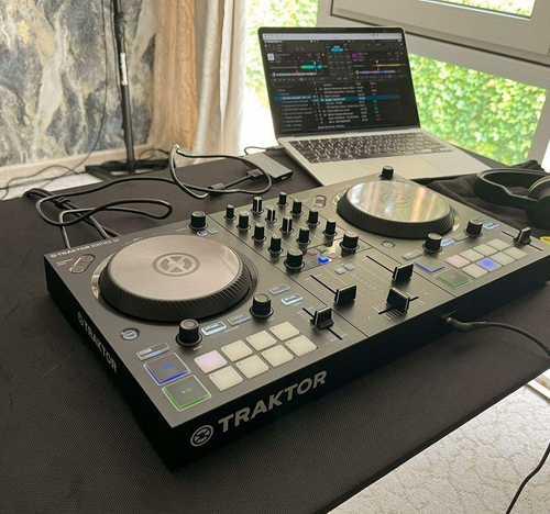 Dj контролер Traktor S2 MK3