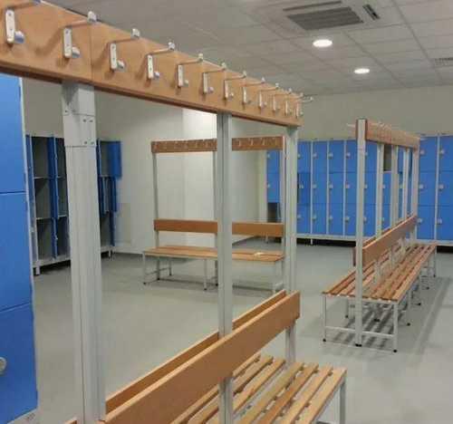 Скамейки для раздевалок с вешалками