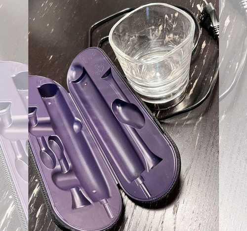 Зарядный кейс и стакан Philips Sonicare