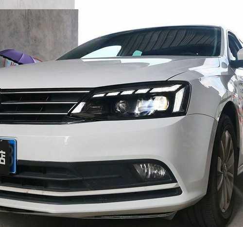 Комплект фар Volkswagen Jetta 6 LED vd18