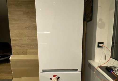 Холодильник Beko rcnk356K00W