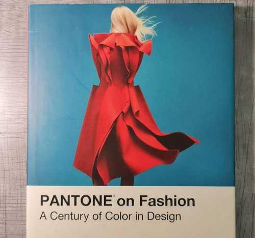 Книга Pantone on Fashion