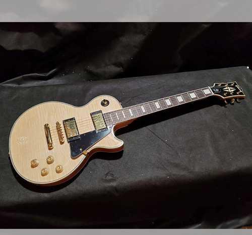 Реплика Gibson Les Paul Custom клён натур