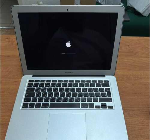MacBook Air 13 (2015), 128 ГБ, Core i5, 1.6 ГГц, RAM 4 ГБ, Intel HD Graphics 6000