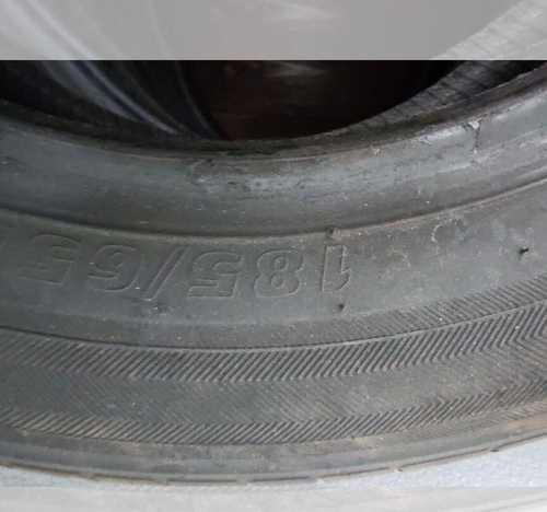 Kumho Solus KH17 18.4/65 R15