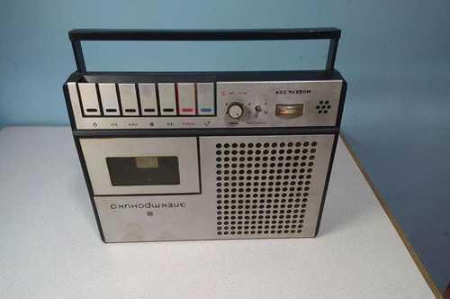 Кассетный магнитофон Электроника 324 1983 года