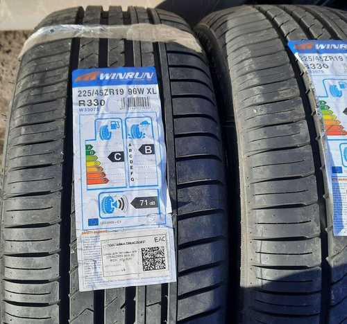 Winrun R330 225/45 R19