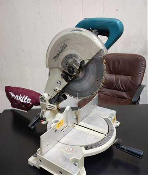 Торцовочная пила Makita LS1040