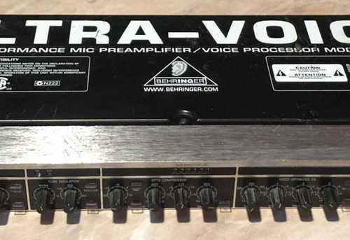 Ultra Voice Behringer VX 2000