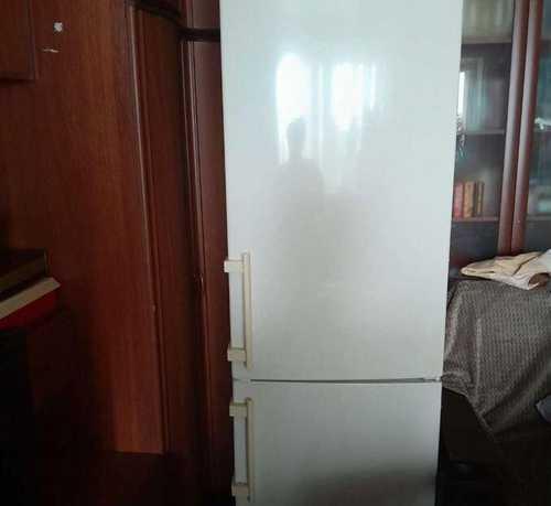 Холодильник liebherr на запчасти или ремонт