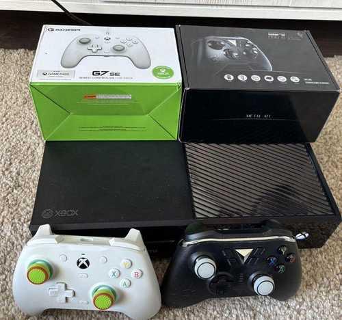 Xbox one (3 игры 2 геймпада ) в идеале